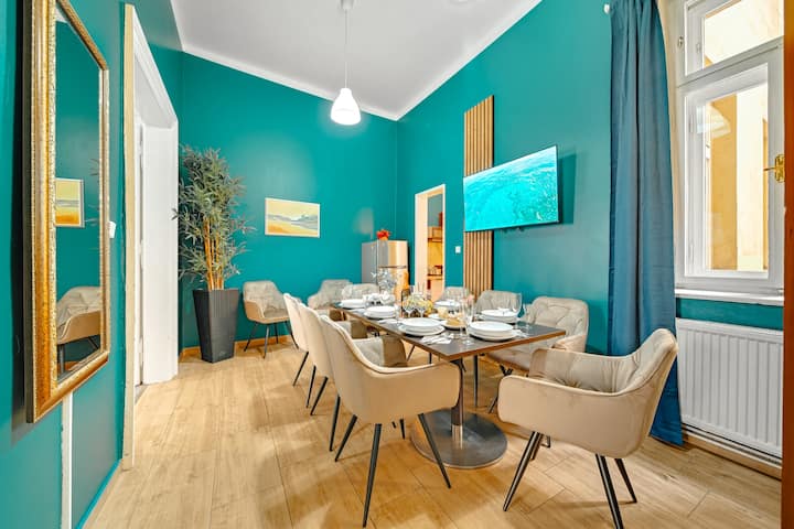 Central Royal 3bd Apt With Billiard S& Cinema - Prága