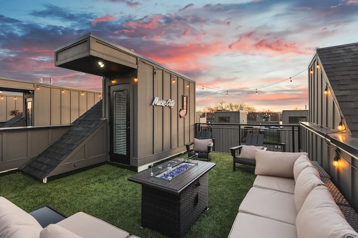 Two Adjacent Homes- Sleeps 24, 3 Miles To Broadway - Nashville, TN