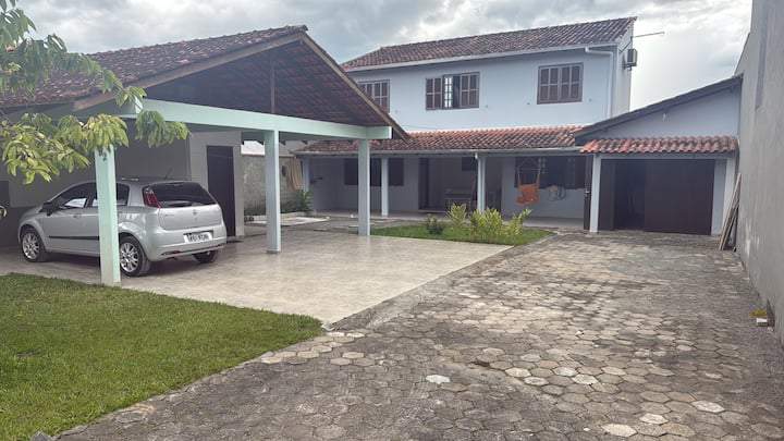 Sobrado Muito Bom Espaço óTimo - Itapoá
