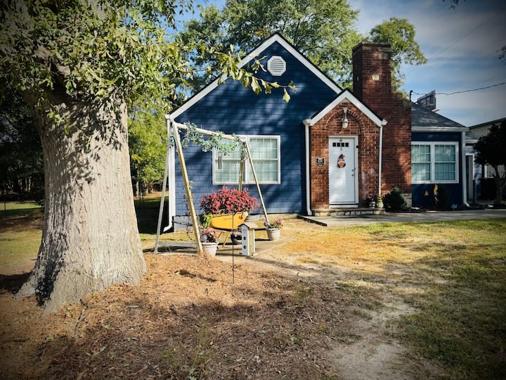 Hunniebee Cottage - Douglasville, GA