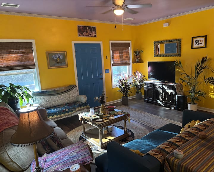 Colorful Cozy 3br/2ba - 2 Mi Dt Athens - W/ Sauna - Athens, GA