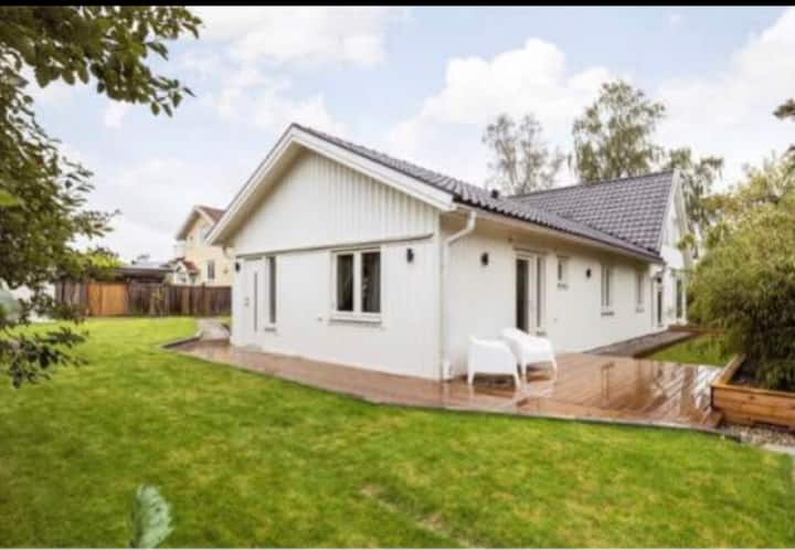 Nybyggd Villa På Gångavstånd Till Mölndalscentrum - Mölndal