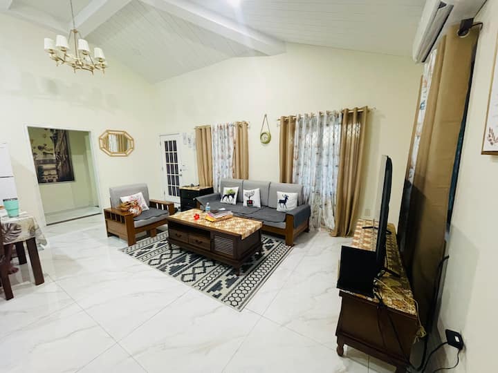 Aotonoa Place – Airport, Dining & Shops Nearby - Samoa Americana