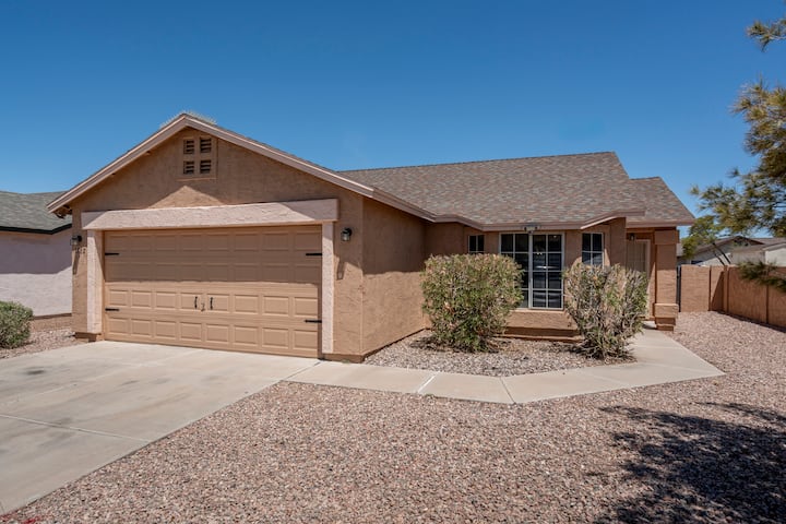 Charming 3 Bedroom Casa Grande Home - Casa Grande, AZ