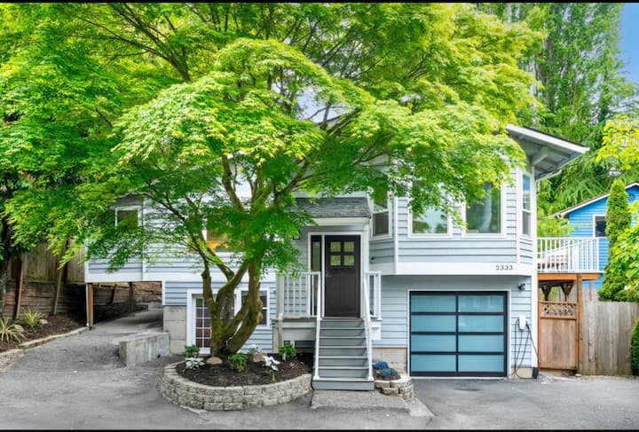 Seattle Maple Haven In Wedgwood - Shoreline, WA