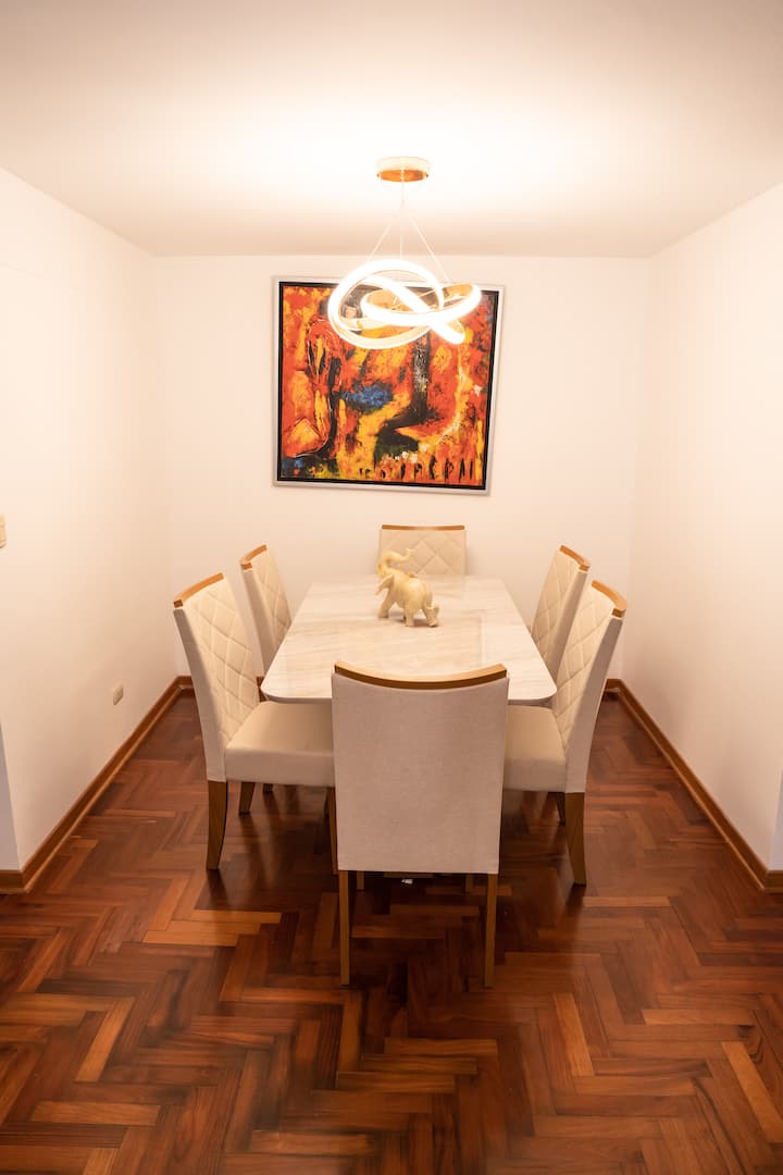 4br En El Centro De Miraflores|estacionamiento - Lima