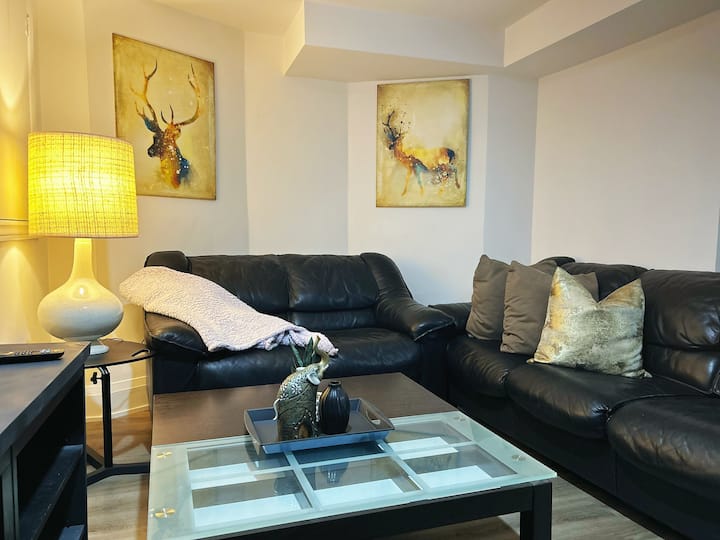 Cozy 3br Markham Stay • Patio • Parking • Pet-free - Markham