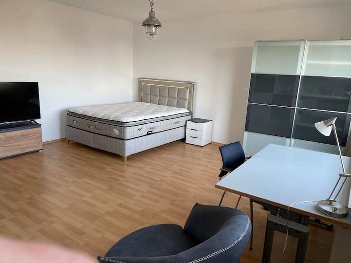 1 Bedroom Studio! Brand New Kitchen & More - Bielefeld