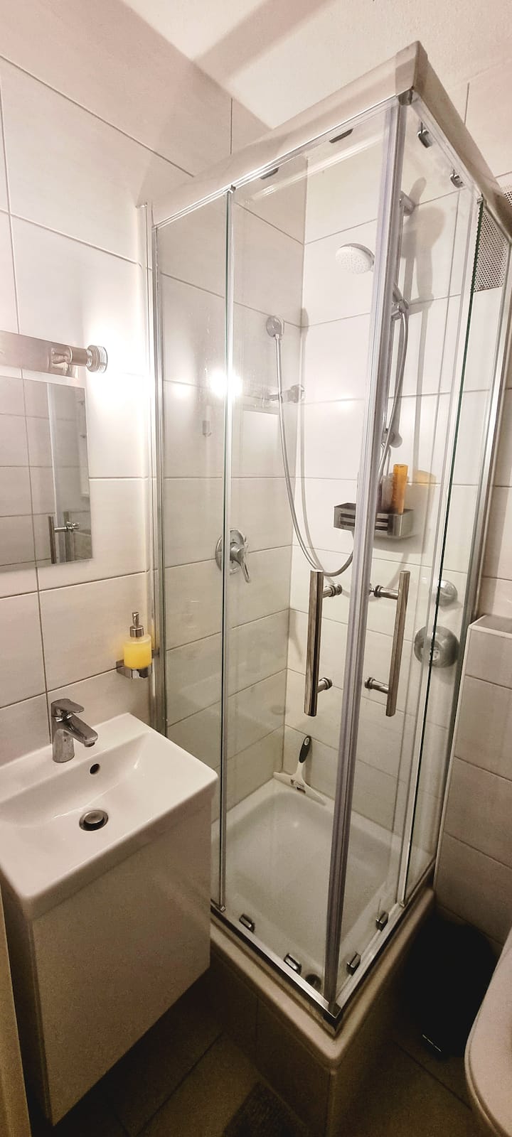 Gemütliches Zimmer Mit Bad Nahe Pfanzeltplatz - München