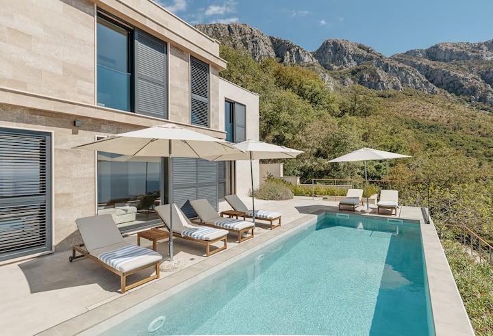 Villa K 
Spectacular Sea & Mountain View - Montenegro