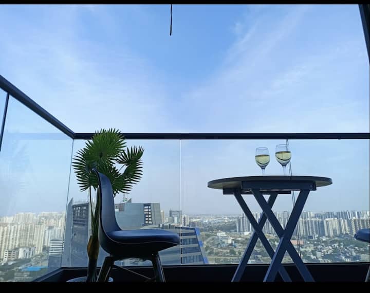 Luxurious Suite 21st (Top Floor)by Galaxy Studio - Noida