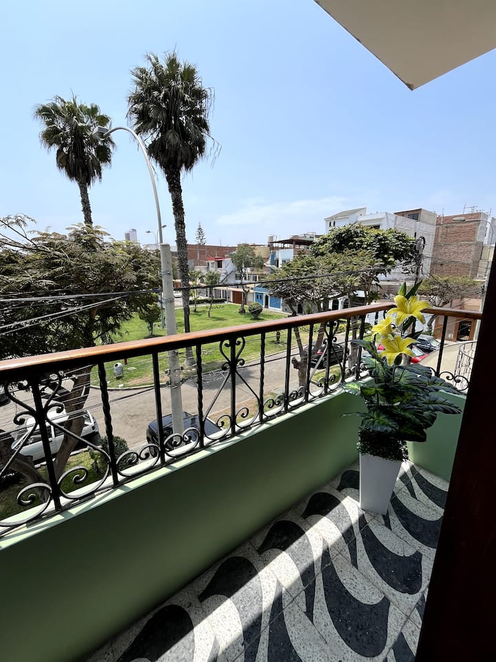 Private Apartment - King Bed - San Miguel - Peru