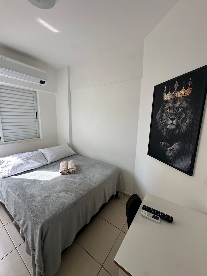 Apartamento A Um Passo Da Uem Com Garagem E Ac - Maringá