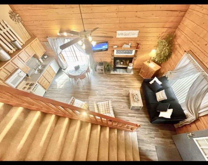 Charming Cabin/condo - Sleeps 8- Pets Friendly - Branson, MO