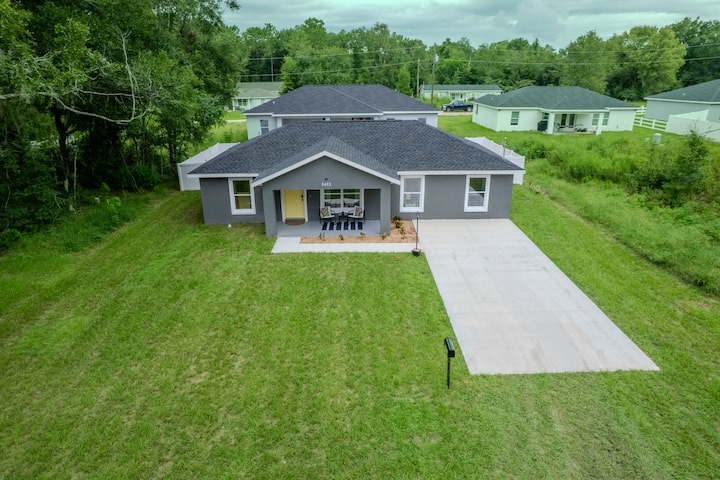 5 Min To Wec! Volleyball + Firepit + Fenced Yard - Ocala, FL
