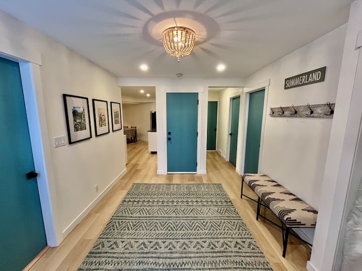 Sunlit Summerland Suite With Mountain Views - Summerland