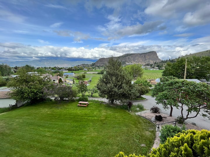 Sunlit Summerland Suite With Mountain Views - Summerland