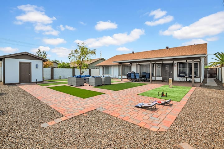 Family Retreat W/ Backyard Near Stadium - Glendale, AZ