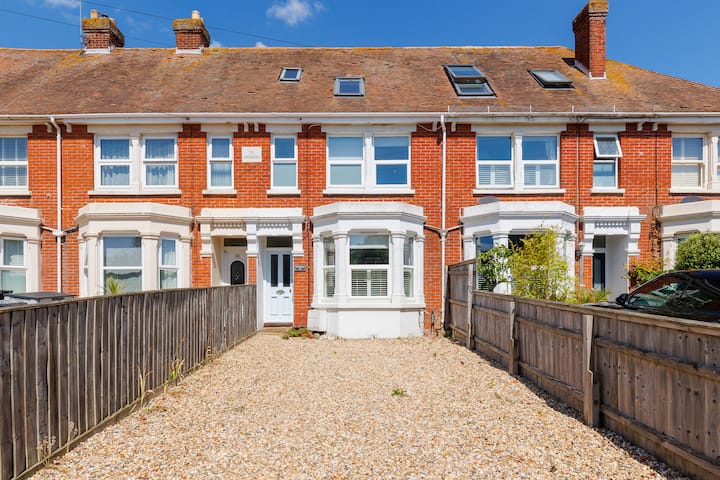 New! Central Village - Sleeps 8 - Dog Friendly - Bembridge