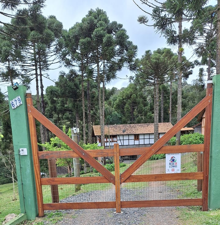 Casa Típica Alemã Para 3 Casais E 6 Solteiros - Campo Alegre
