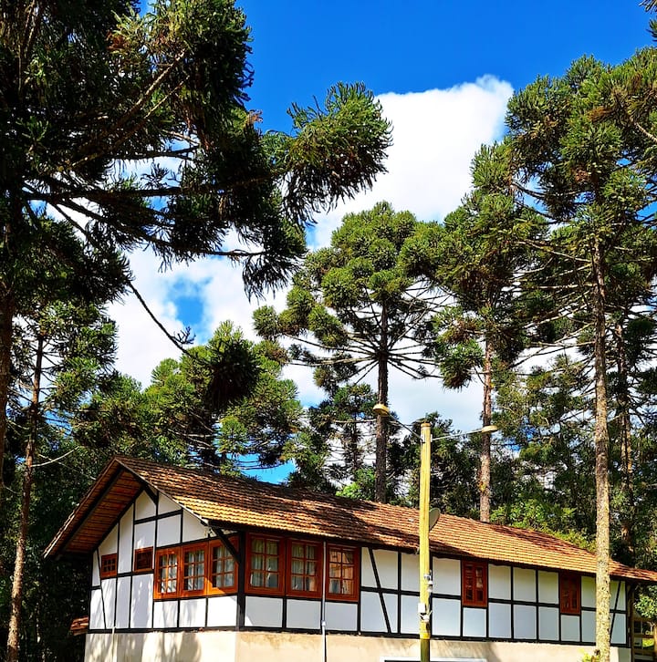 Casa Típica Alemã Para 3 Casais E 6 Solteiros - Joinville