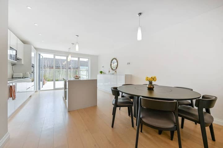 Surbiton House - Surbiton