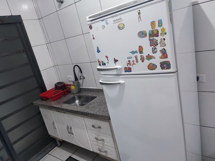 Casa  Bem Localizada E Independente Próx Centro - Maringá