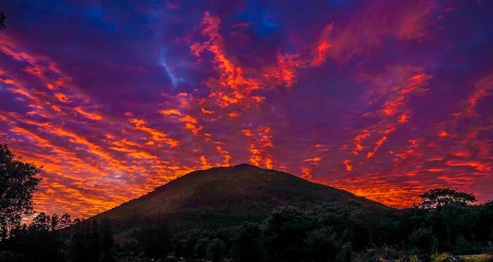 Stay With Scenic Volcanic Cone Views New Open - Jeju-do
