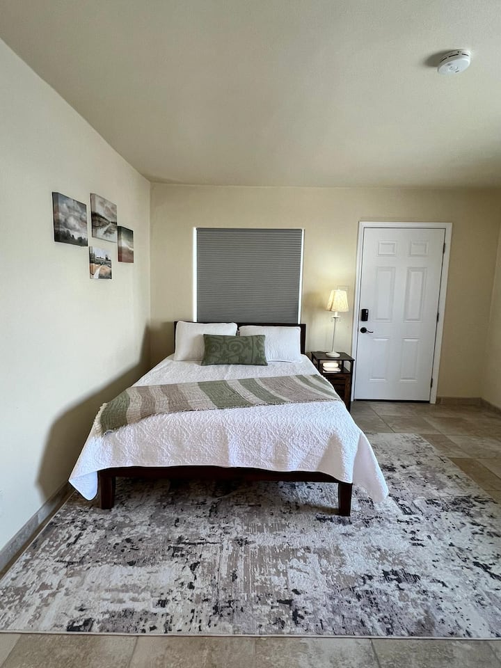 Chestnut Cottage B - Las Cruces, NM