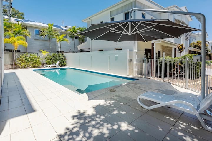 Kooinda Oceanview Escape · 3br Sleeps 7 - Hervey Bay