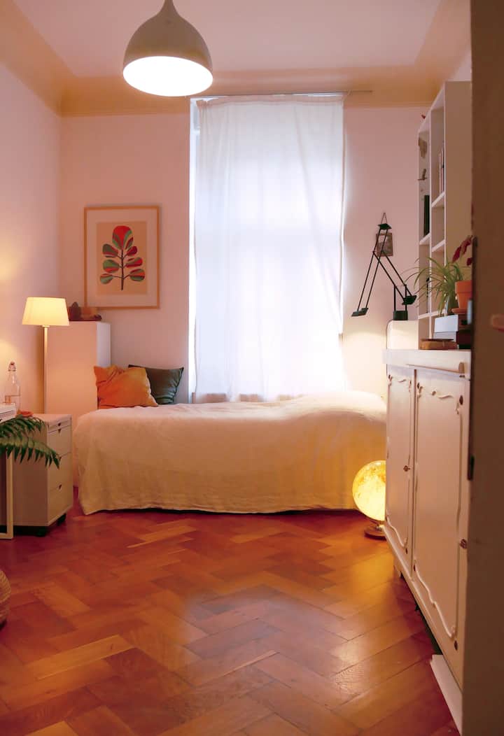 Gemütliches Zimmer In Schöner Altbauwohnung - Munich