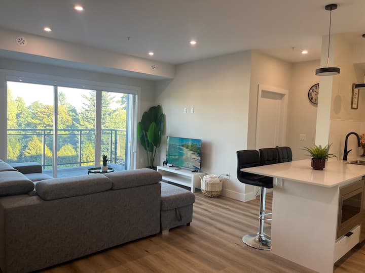 Condo Located In Surrey - Surrey