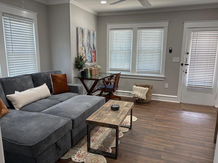 Chic 2 Br Bungalow - Wilmington, DE