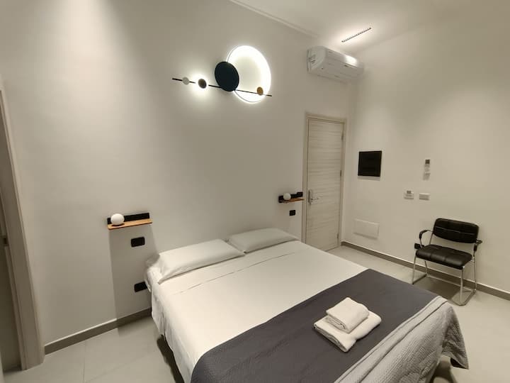 World Wide Bed Termini (D) - Rom