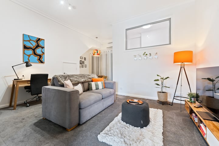 Former Theatre In The Heart Of Yarraville Village - Williamstown