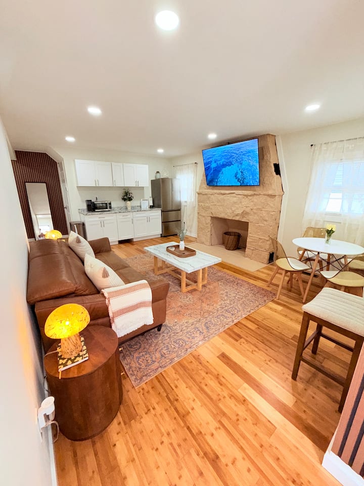 Molloy Guest House - Garden City, NY