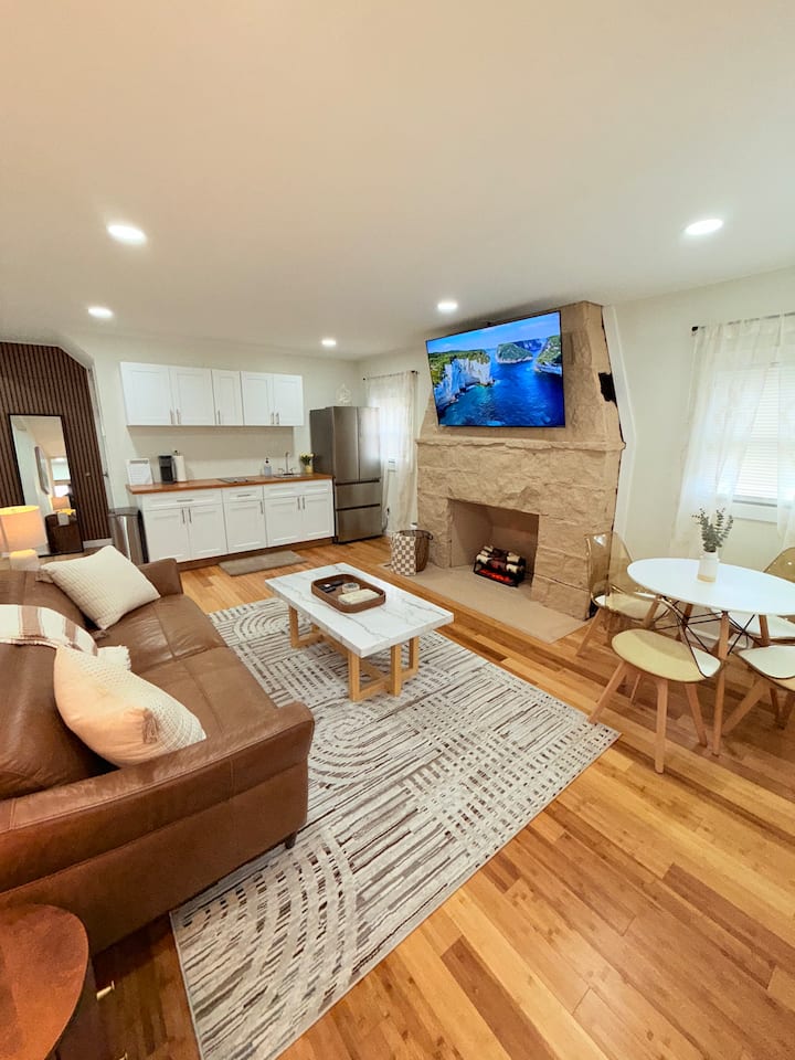 The Molloy Guest House - Garden City, NY