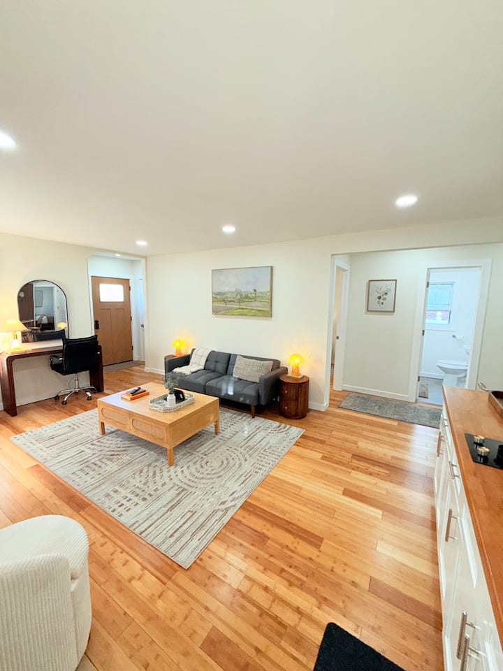 Private 2br Suite Near Hofstra |Molloy Guest Suite - Freeport, NY