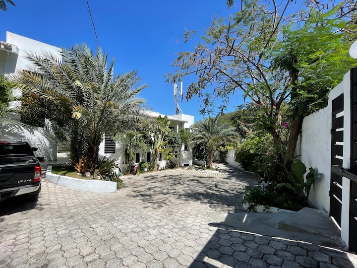 3-bedroom Townhouse #2 In Reinbold - Port-au-Prince