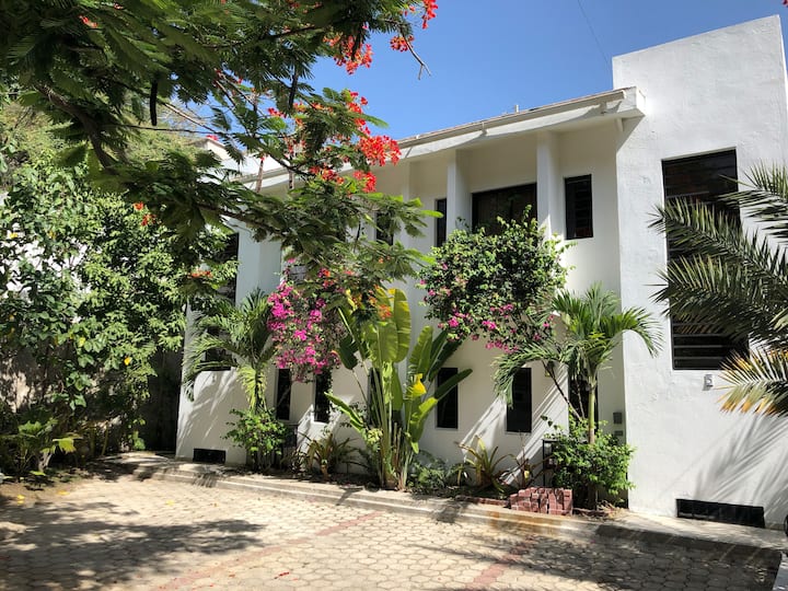 2-bedroom Townhouse #6 In Reinbold - Port-au-Prince