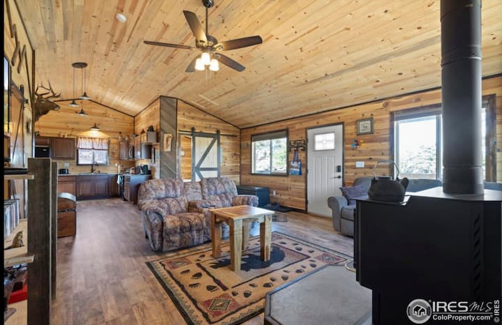 Cozy Cabin In The Heart Of Red Feather Village - Red Feather Lakes, CO