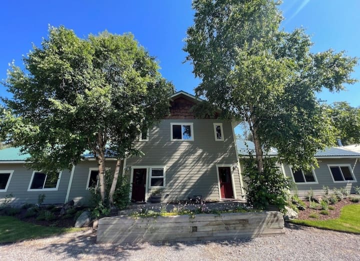 Halfmoon Lodge West Glacier 2 Bedroom Condo - West Glacier, MT
