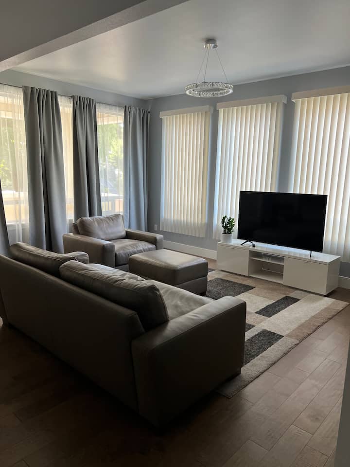 Bright 3br Tacoma Retreat W/ Parking & Wifi - Tacoma, WA