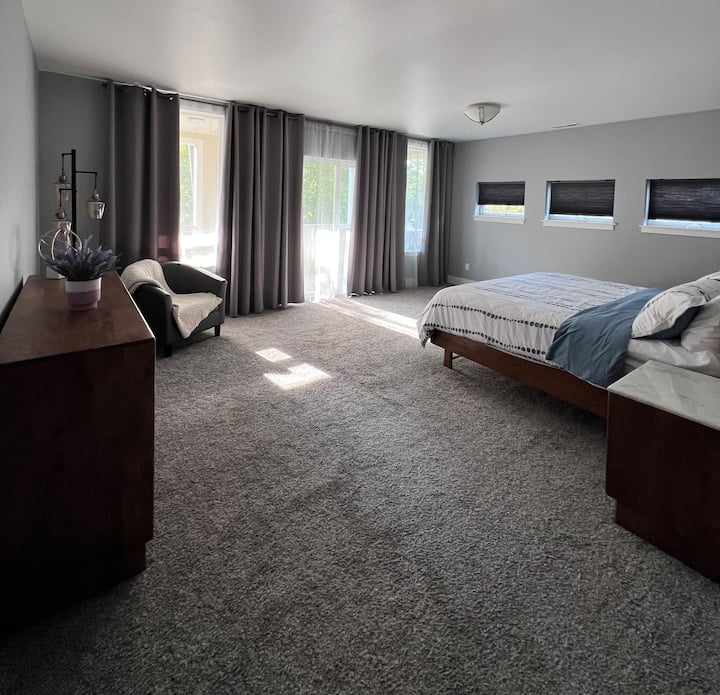 Inviting 3br Escape | Patio • Free Parking - Tacoma, WA