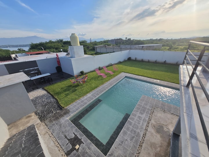 Casa En Teques
Bienvenidos Jóvenes 
Pet Friendly - Tequesquitengo