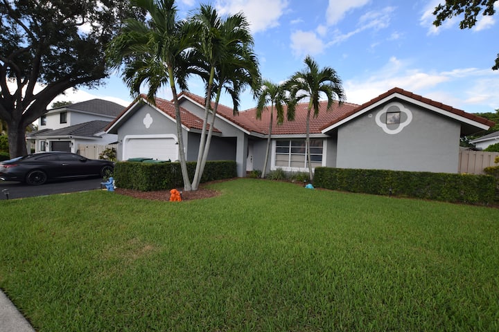 Sand Castle In Florida - デビー, FL