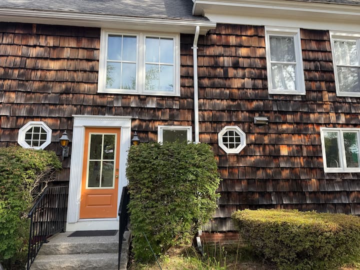 The Maine House Near Pine Point Beach - Scarborough, ME