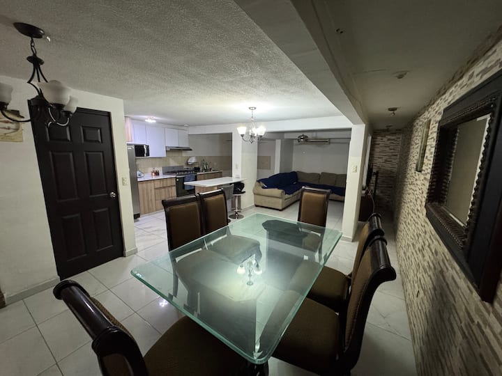 Amplia, Bien Ubicada Cerca De Centro Comercial - Mexico