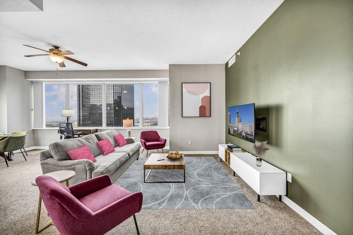 Stunning 11th Floor Corner Unit W/amazing Dt Views - 克里夫蘭