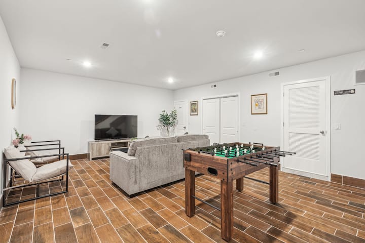 Sal | 2br/2.5ba Bi-level Apt W/ Free Parking - 5 - Philadelphia, PA